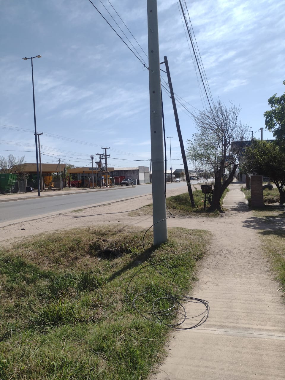 Hacía una fogata para quemar cables robados cuando fue sorprendido por ...